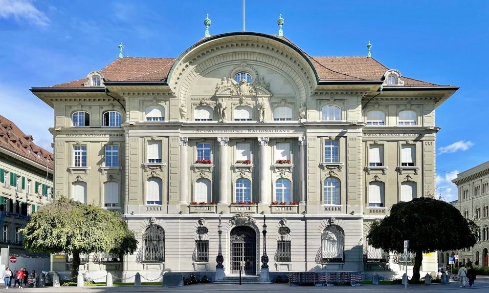 SNB Là Gì? Ảnh Hưởng Của SNB đến Thị Trường Forex Như Thế Nào?